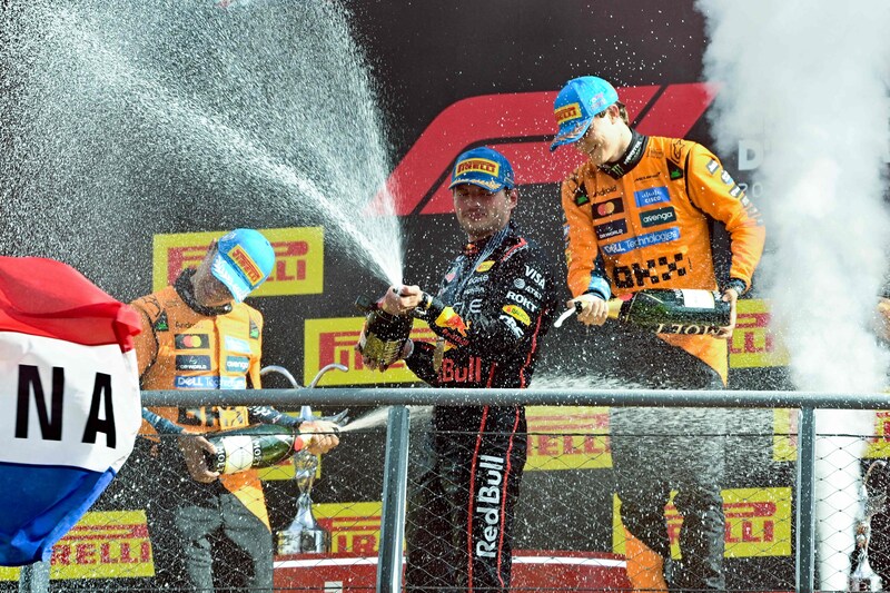 Red Bull-teambaas roemt ‘perfectie’ van Max Verstappen: ‘Fantastisch om dit mee te maken ...