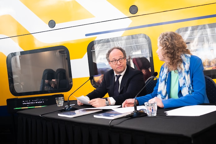 ‘Waar is Wouter Koolmees?’: NS-baas houdt zich muisstil terwijl zijn ...