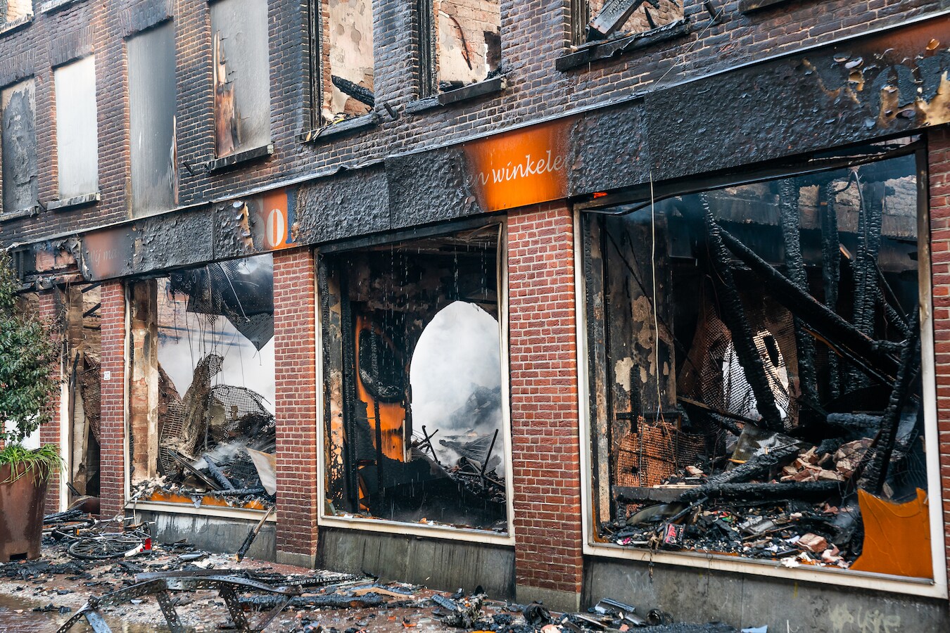 Dit is wat we tot nu toe weten over de grote brand in Arnhem | Foto | pzc.nl