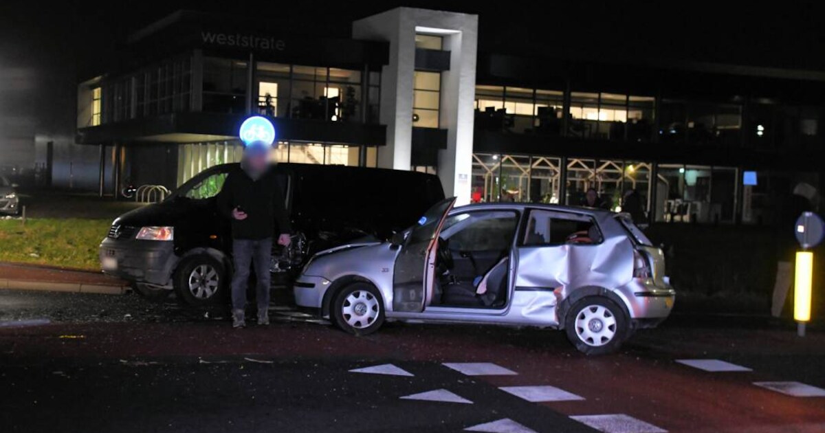 Botsing tussen drie auto's op industrieterrein Middelburg; één persoon ...