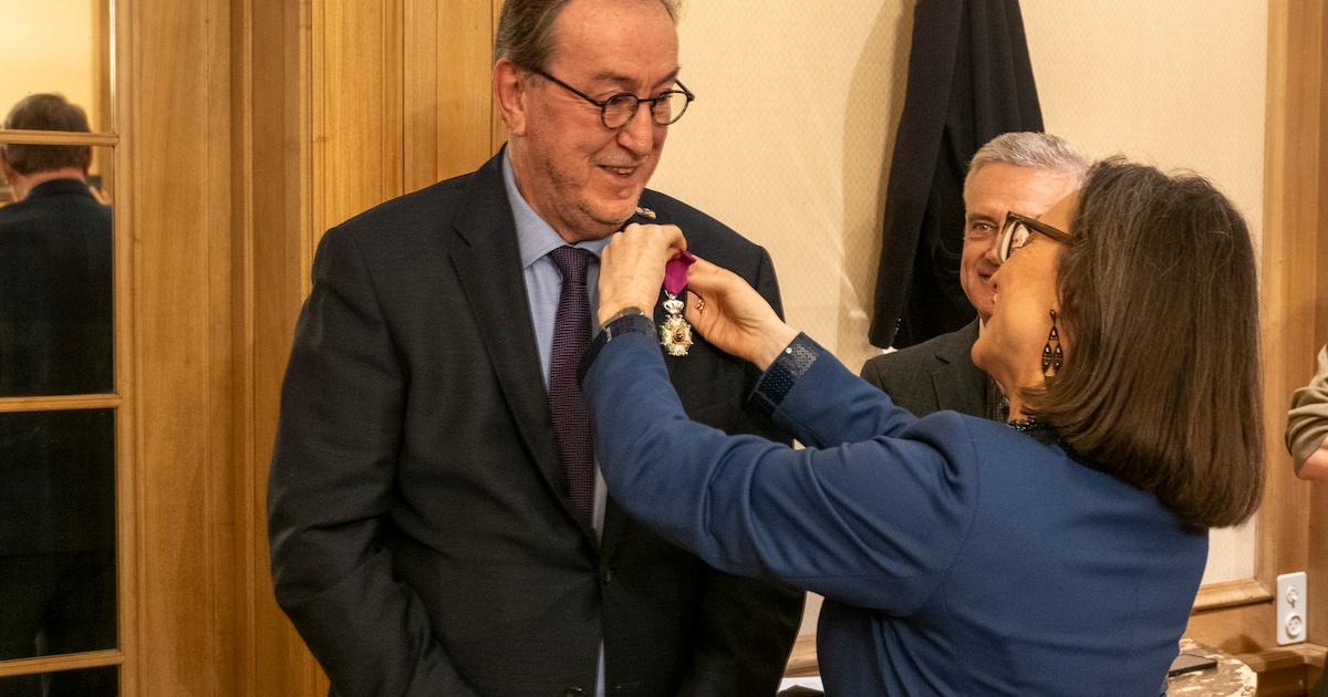 Oud-burgemeester Jan Lonink van Terneuzen Ridder in de Leopoldsorde ...