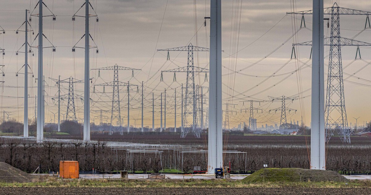 TenneT zegt tegen Borsele dat hoogspanningslijn niet ondergronds kan, totdat minister zich ermee ...
