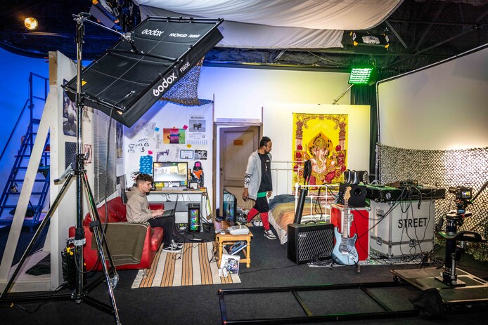 Drukte van jewelste op open dag: filmstad Bruutsterdam in Clinge ...