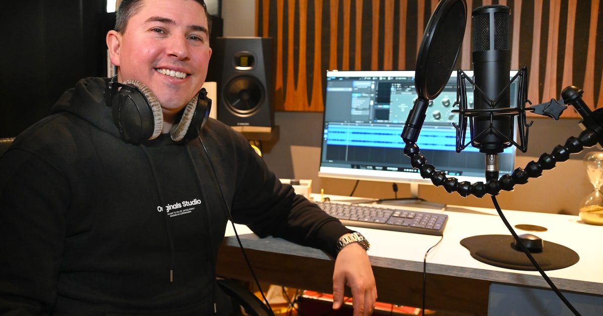 Rapper Bas uit Vlissingen kreeg bij zijn nieuwe plaat hulp van één van ...