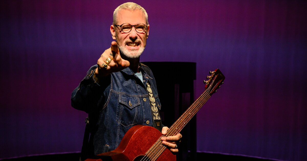Eric Corton speelt nieuwe voorstelling ‘Pa’ over leven met dementie in ...