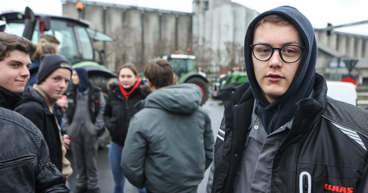 KIJK. 40-tal tractoren blokkeren Turborotonde in Gent: “Al die ...