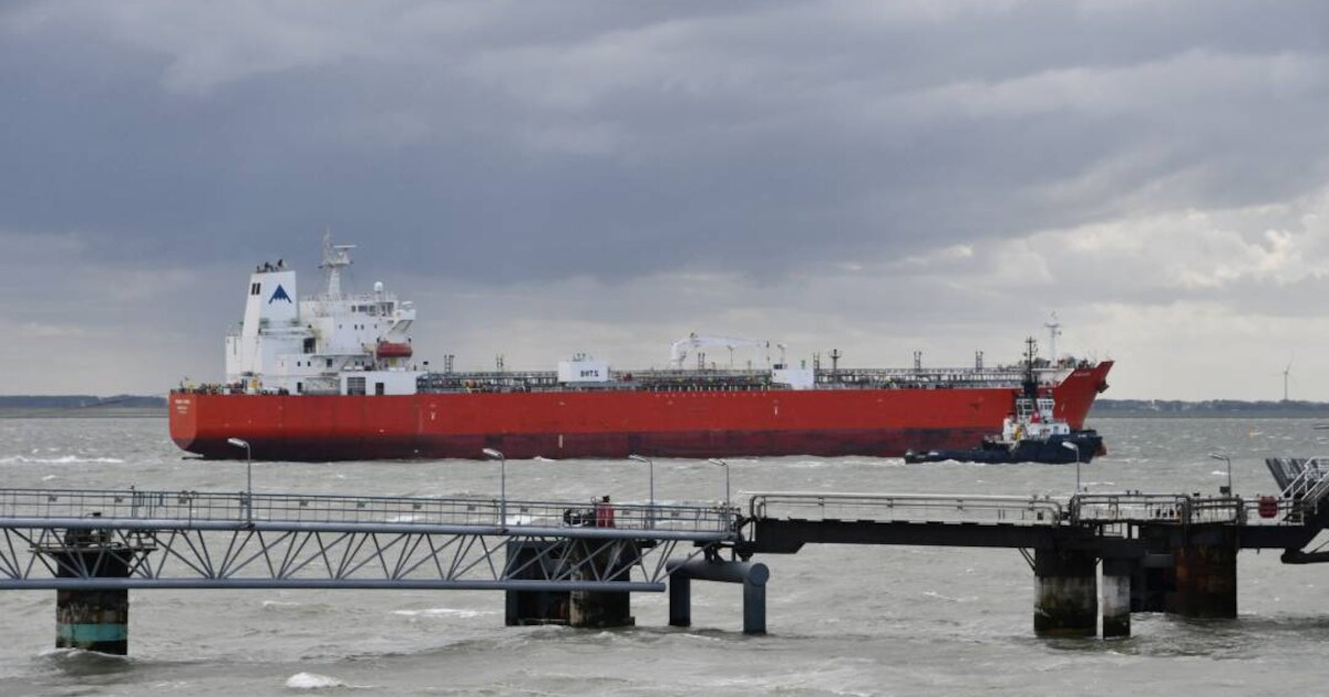 Tanker in de problemen bij zeesteiger Borssele | Borsele | PZC.nl