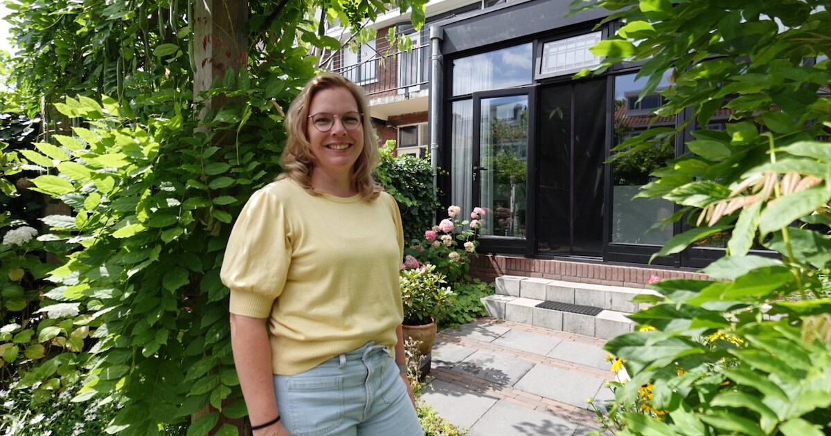 Buitenkijken bij Wieke: 'In een tuin vol tegels heb je veel meer werk ...