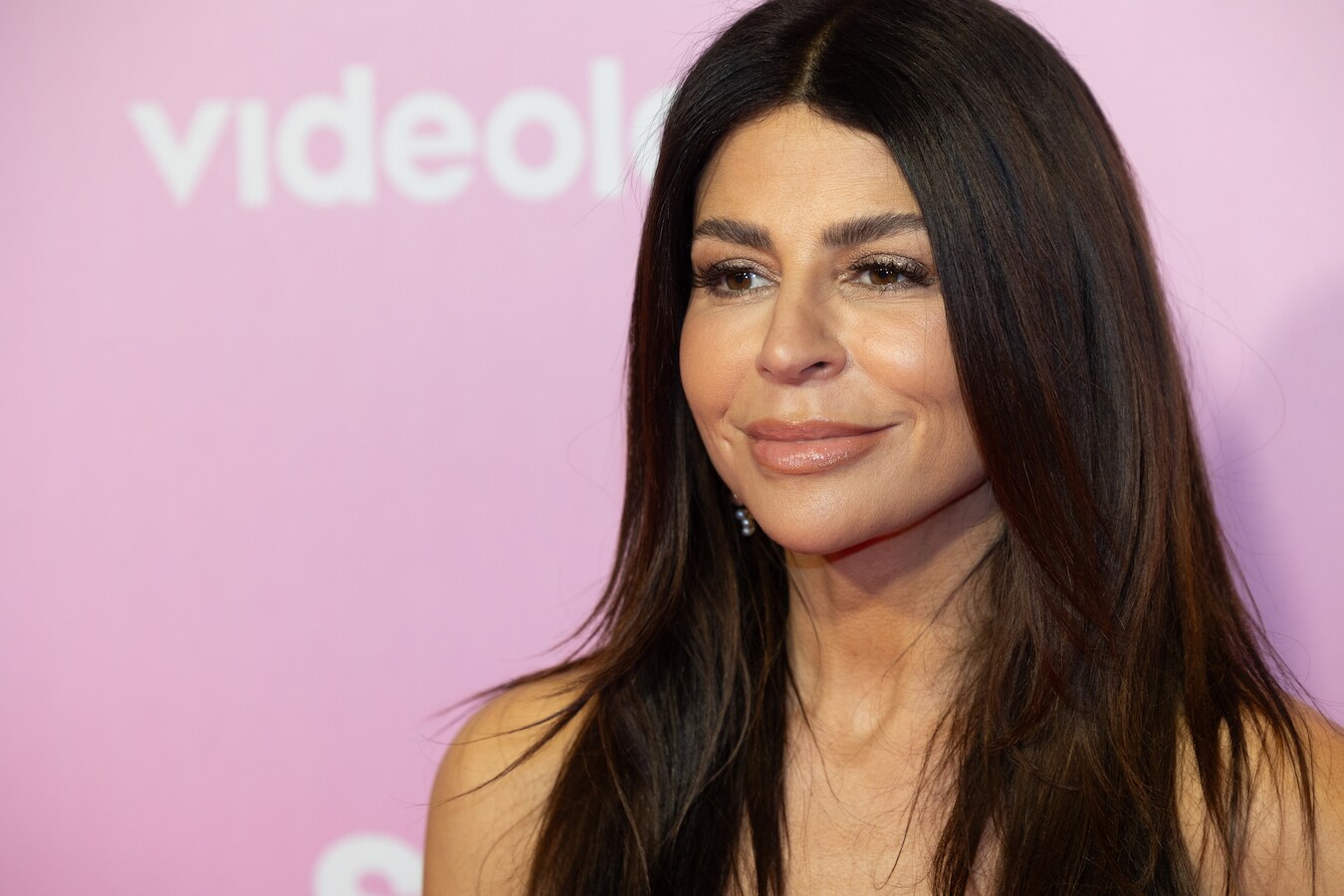 Olcay verschijnt in stijl op loper in Venetië en Eva deelt ‘laatste ...