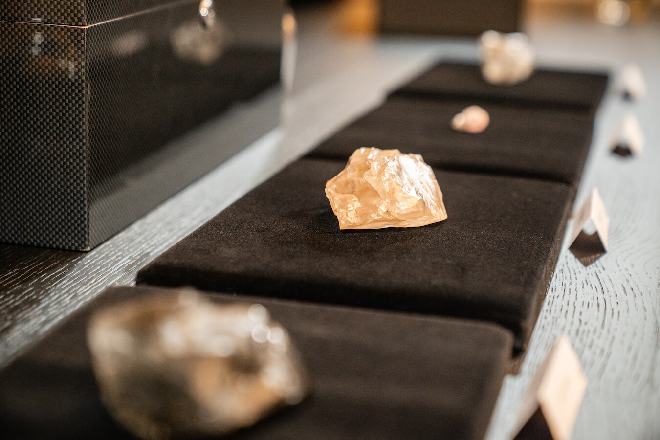 Twee van de grootste diamanten ter wereld in Antwerpen gepresenteerd ...
