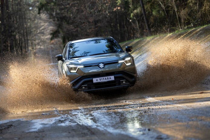 Suzuki heeft zich er bij zijn allereerste elektrische auto niet ...
