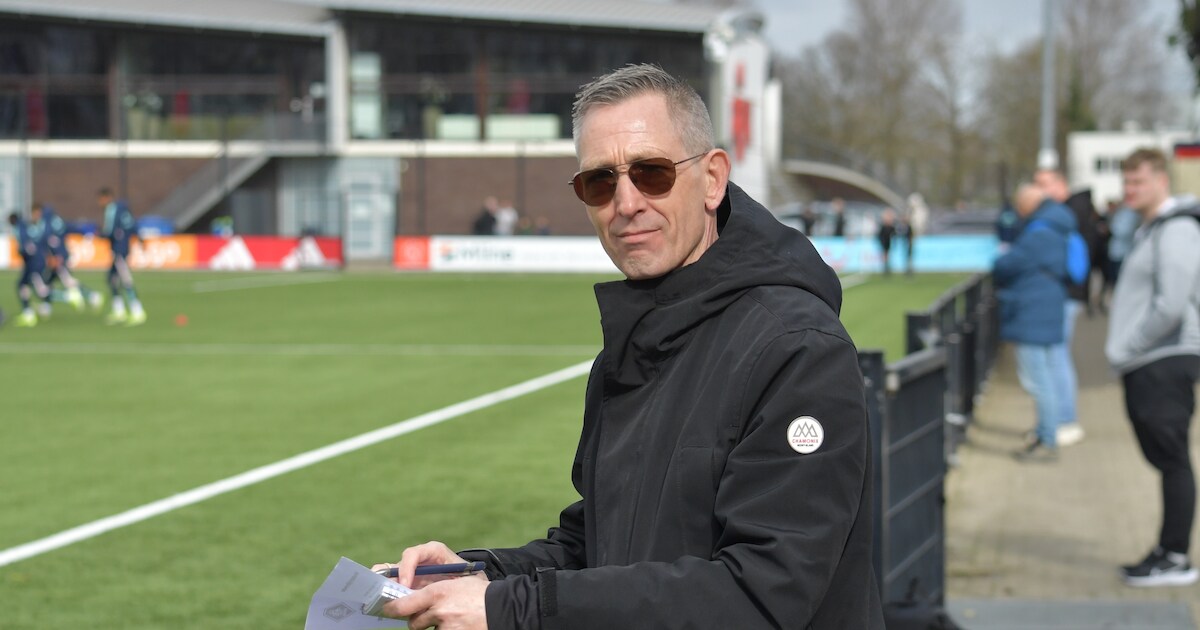 Ook tijdens vakanties laat Zeeuwse scout het voetbal niet los; ‘Terwijl mijn vrouw incheckte ...