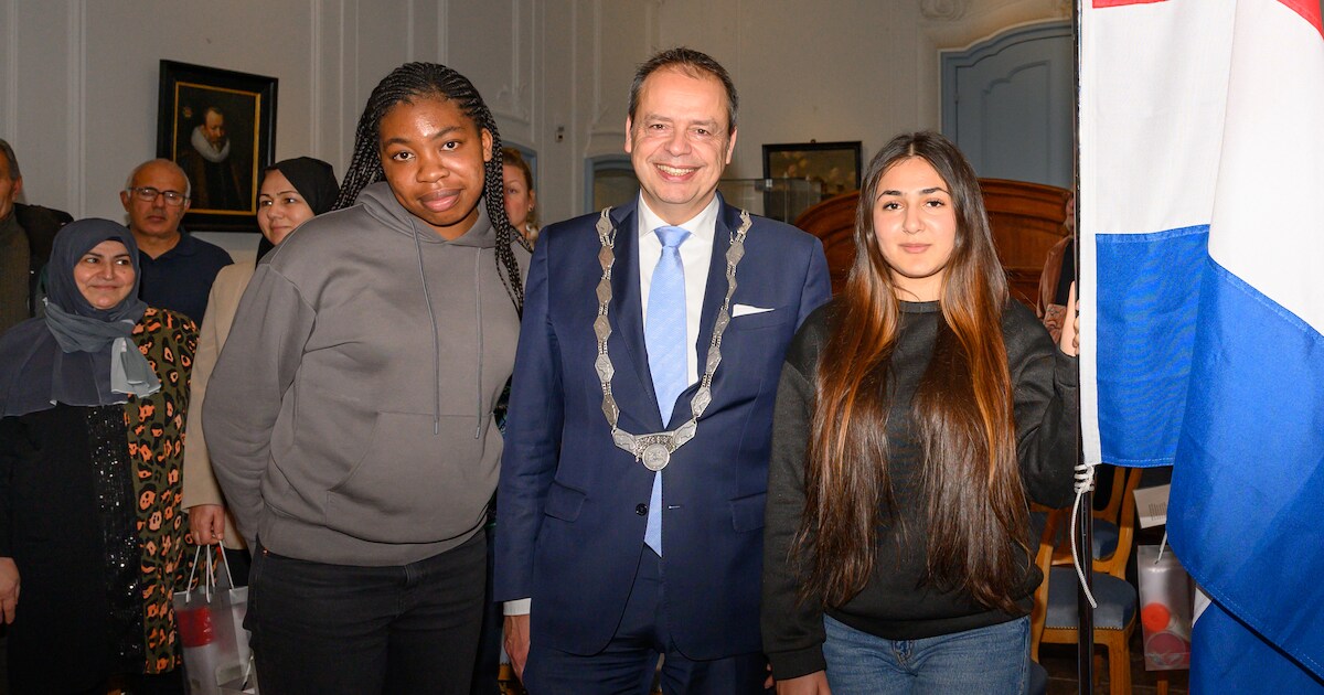 Anna kan eindelijk reizen en Safieh voelt zich nu een beetje ‘van hier ...