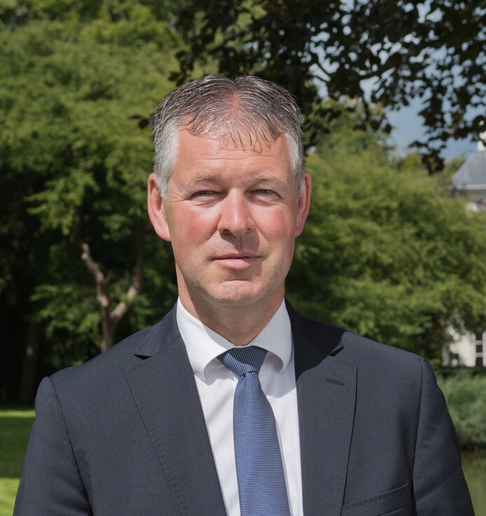 Chris Dekker keert niet terug als wethouder voor SGP; Paul Moens nieuwe kandidaat | Walcheren ...