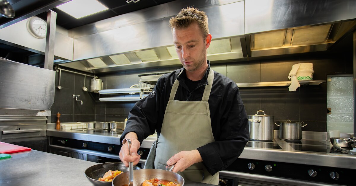 Bij De Kluiver eet je vis met zicht op de Westerschelde | Uit eten in ...