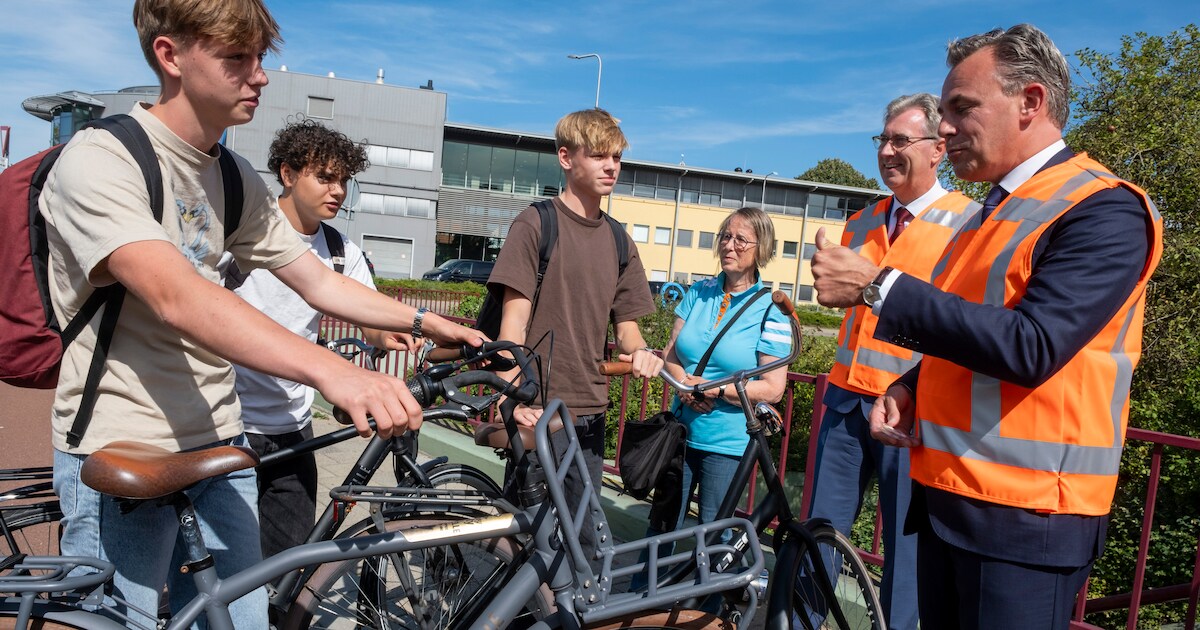 Minister Mark Harbers trots op Middelburgers die zich in het verkeer ...