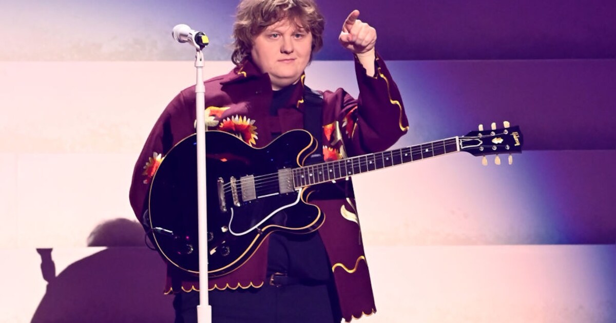 Lewis Capaldi maakt na pauze van anderhalf jaar comeback met nieuw ...
