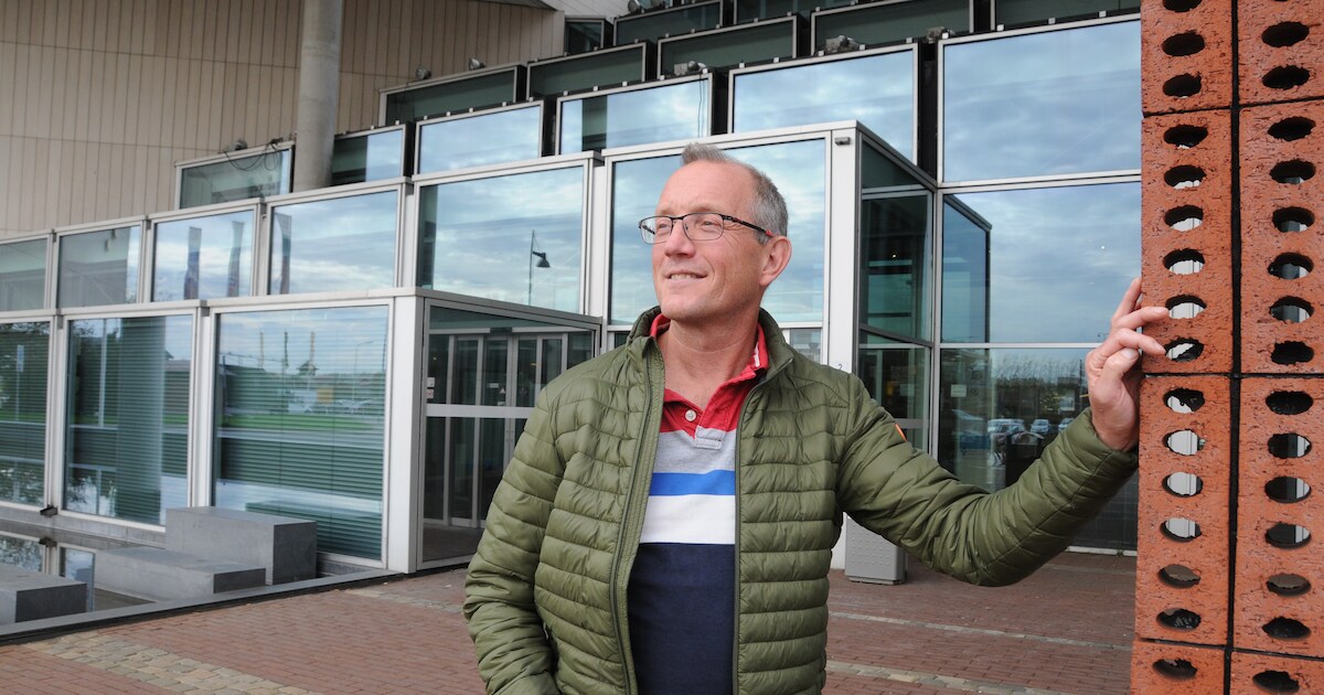 Goesenaar Bram was niet thuis toen vliegtuig El Al op zijn flat ...