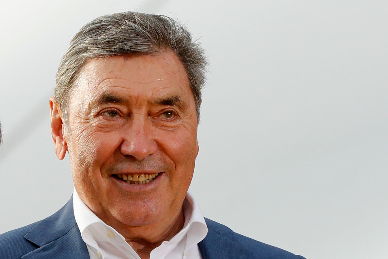 Wielerlegende Eddy Merckx reageert met knipoog na val en geslaagde operatie: ‘Volgende keer rij ...