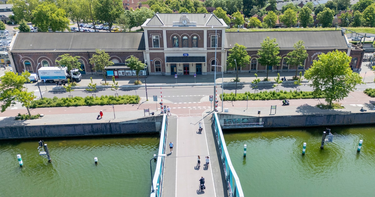 NS en Middelburg bezweren: ‘Ook verpauperd stationsgebouw wordt snel in ...