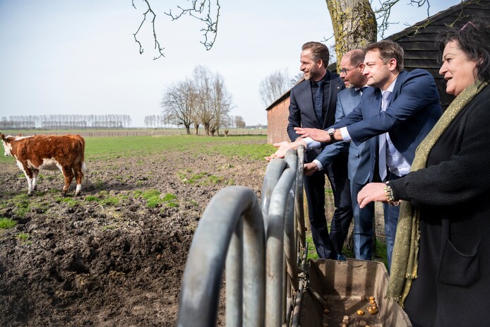 Zeeland legt rode loper uit voor Eurocommissaris én boerenzoon Hansen ...