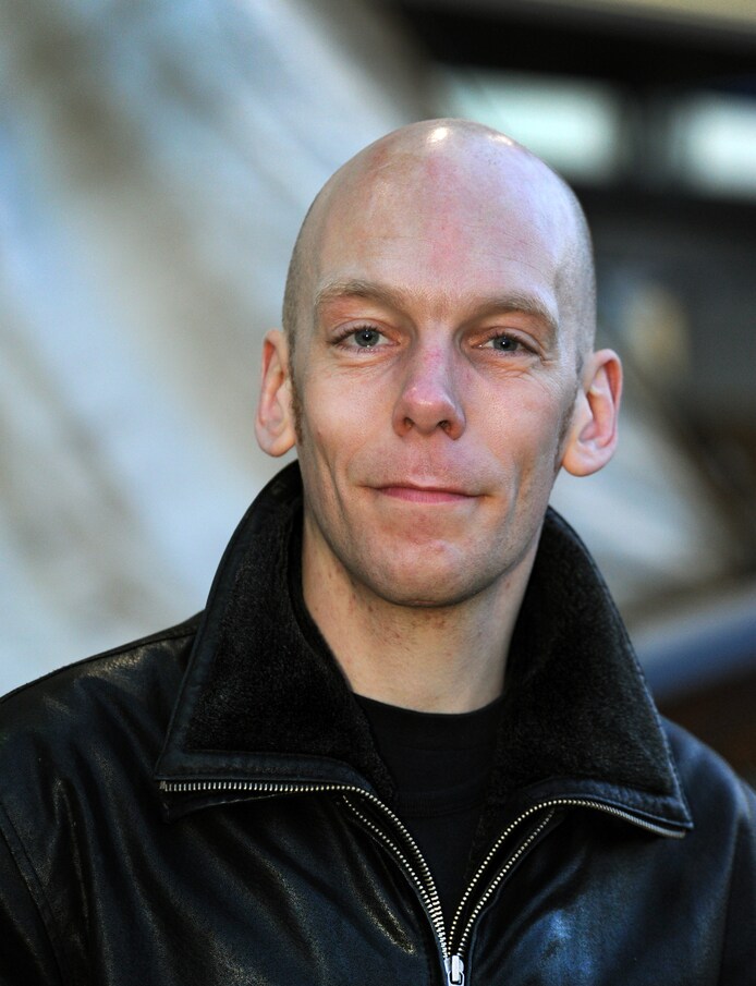 Vlissingen wil dat hondenuitlater Thom YouTube-filmpjes over controleurs wist | Walcheren | pzc.nl