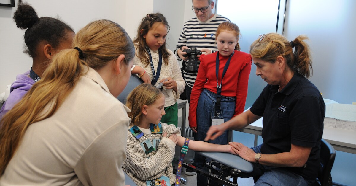 Maud en haar vriendinnen tippen: de kinderprikkamer is nóg leuker met ...