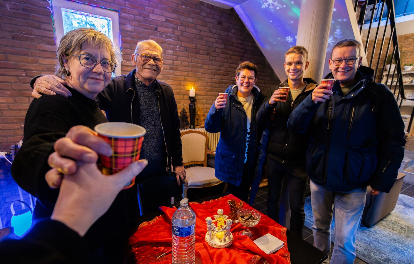 Winterwandeling Schoondijke is dorpsfeest en reünie ineen | Foto | pzc.nl
