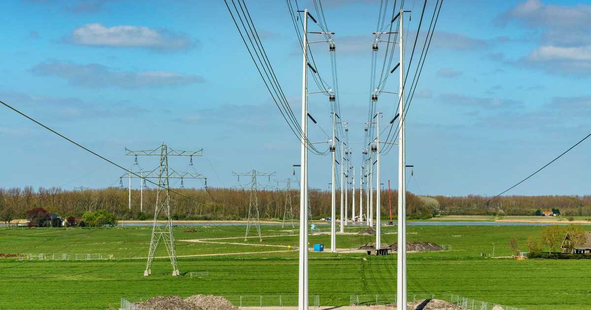 Hoogspanningslijn komt er: omwonenden bedroefd, TenneT blij | Bevelanden | PZC.nl