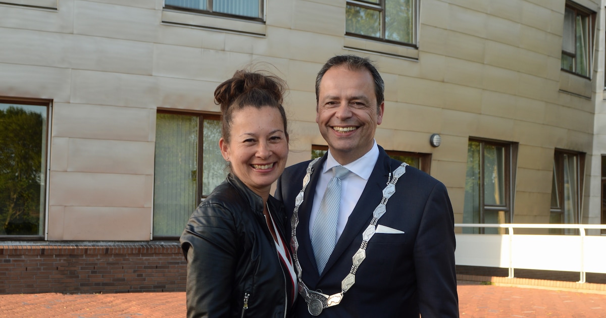 Dubbel feest voor nieuwe burgemeester Jack van der Hoek | Schouwen ...