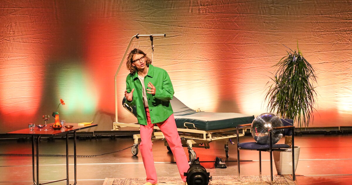 Teun Toebes in het theater: ‘Ons beeld van dementie is gifzwart ...