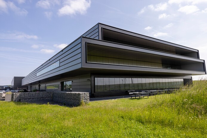 Omoda slaat opnieuw grote slag: Zeeuws modebedrijf wil grote speler ...