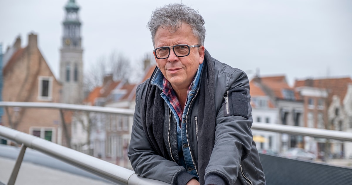 Cartoonist Cor de Jonge houdt Zeeland al 30 jaar een spiegel voor ...