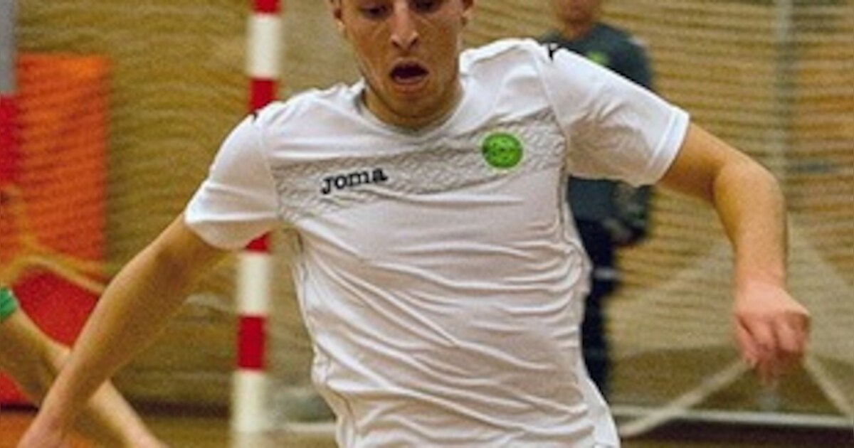 Vorm- en aangever El Hattach loodst Groene Ster ruim langs regerend ...
