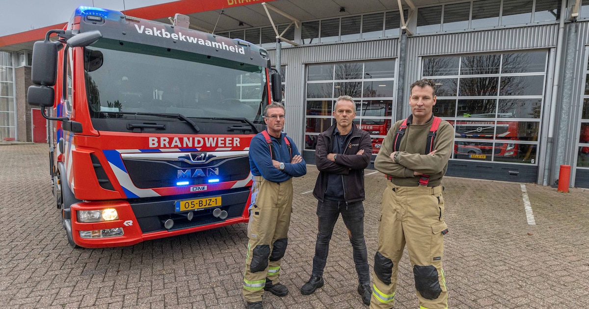 Brandweermannen Machiel en Dani leren met hoge snelheid door het ...