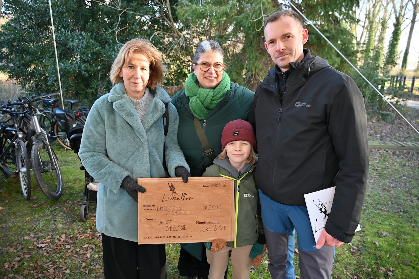 Jorn (44) liep in één jaar 13 marathons voor zijn overleden vrouw en ...