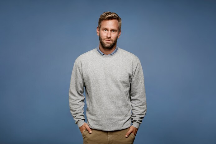 Drie aangiftes tegen presentator Tim den Besten wegens nepprofielen op ...