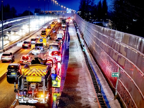 LIVE sneeuw | Ondanks oproep tot thuiswerken drukste ...