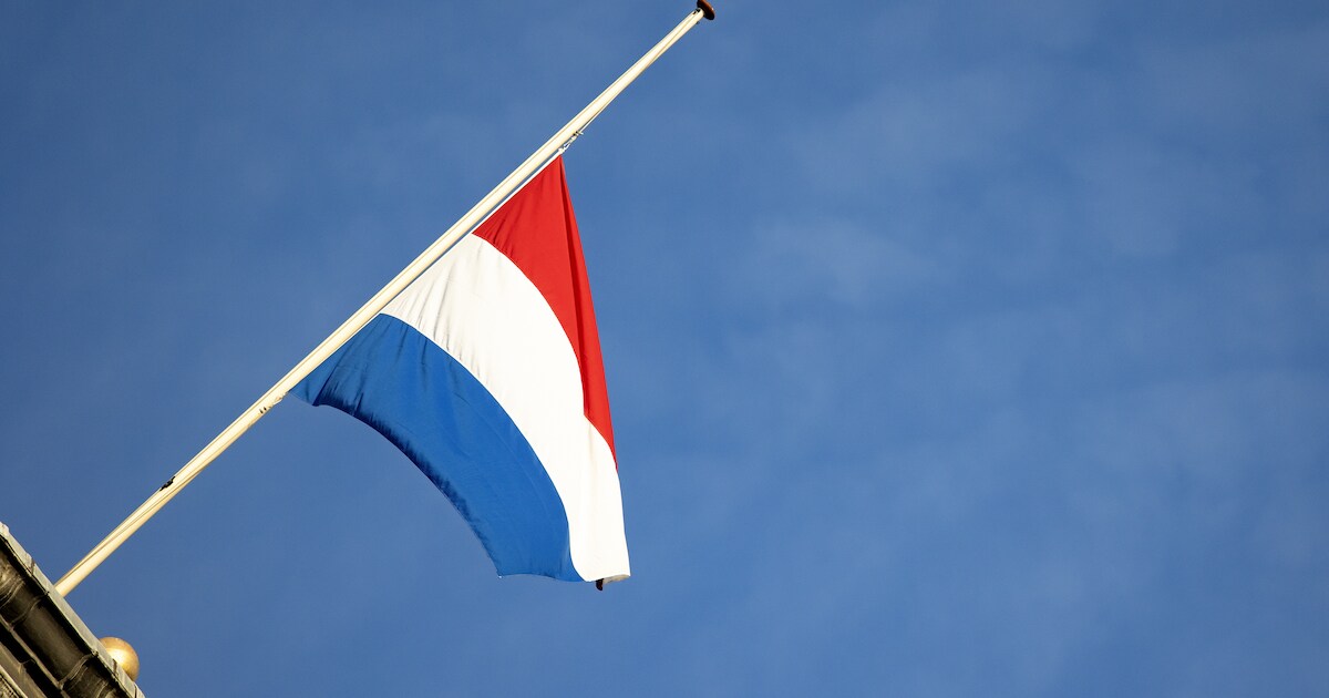 Dit zijn de (ongeschreven) regels van het vlaggen op 4 en 5 mei ...