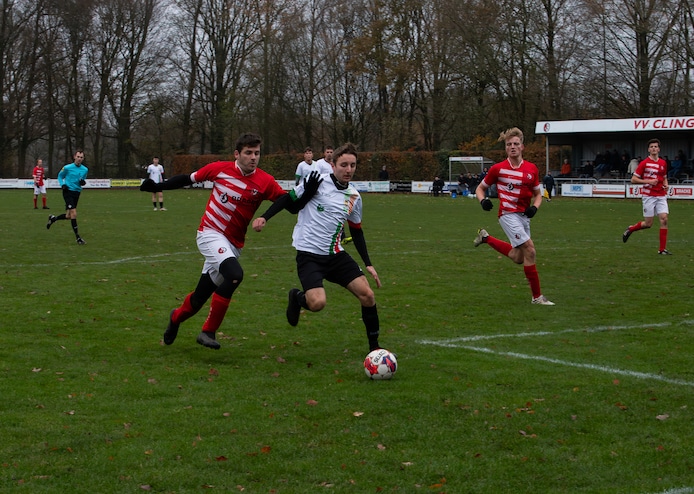 Waarom het doelpunt van Bram den Exter bij Clinge hem een fles cava oplevert | Zeeuws voetbal ...