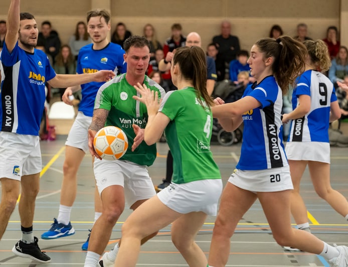 Nieuwe tegenslag voor verliezend Tjoba: ‘We moeten van de week maar eens bedenken hoe we dat ...