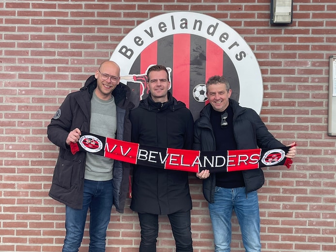 Oud en nieuw in Kamperland: Dijkstra en Bakx gaan samen Bevelanders ...