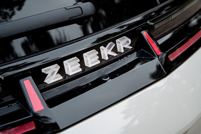 Test Zeekr X: ruime suv heeft vreemde portieren | Auto | pzc.nl