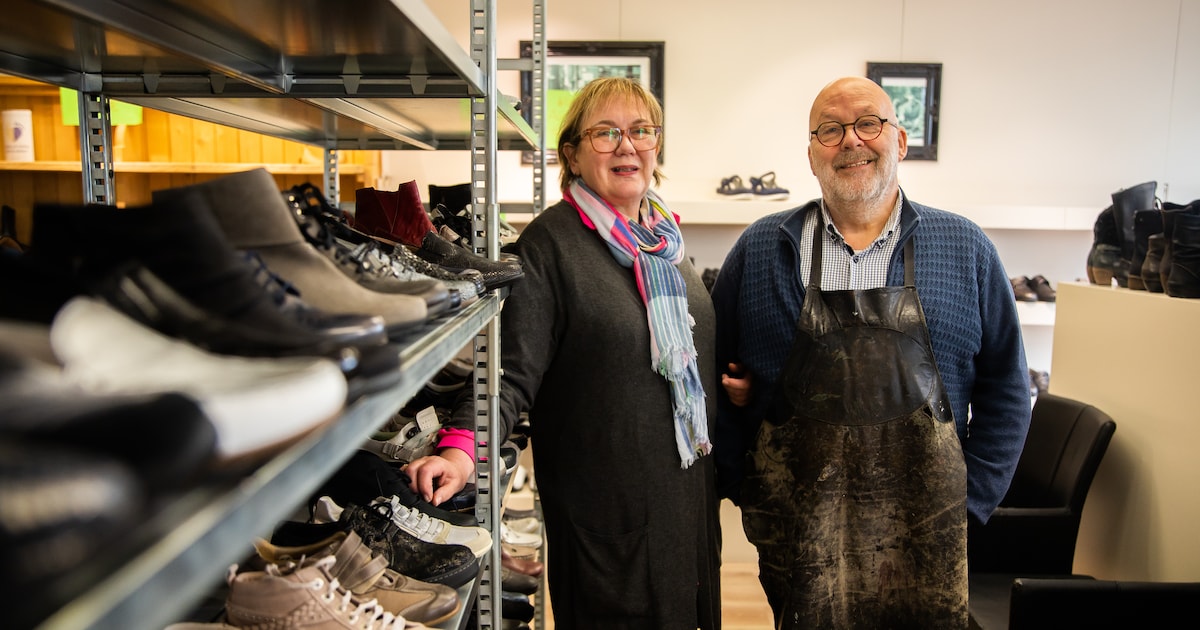 Schoenenwinkel Van Aalst in Axel gaat dicht: ‘Ik ben tussen de schoenen ...