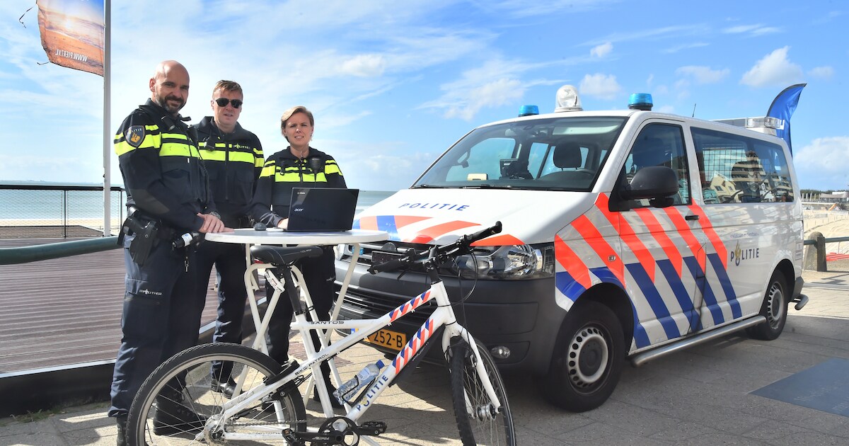 Een tafeltje, een affiche en klaar is het politiebureau | Walcheren ...