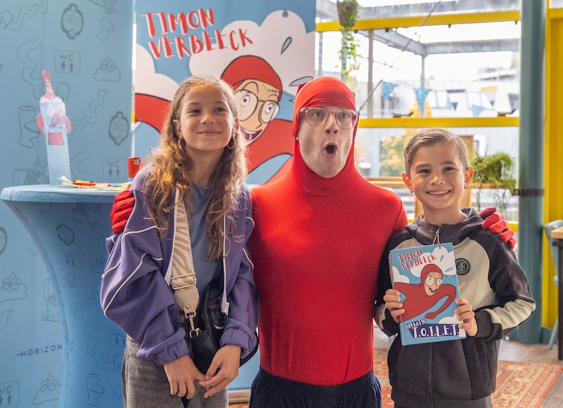 Boekhandel in Goes loopt vol voor populaire TikTokker: ‘Mijn vrouw ...