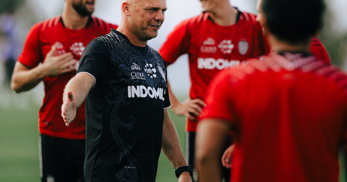 Van PEC Zwolle naar bidden voor de training: Johnny Jansen ontdekt het ...