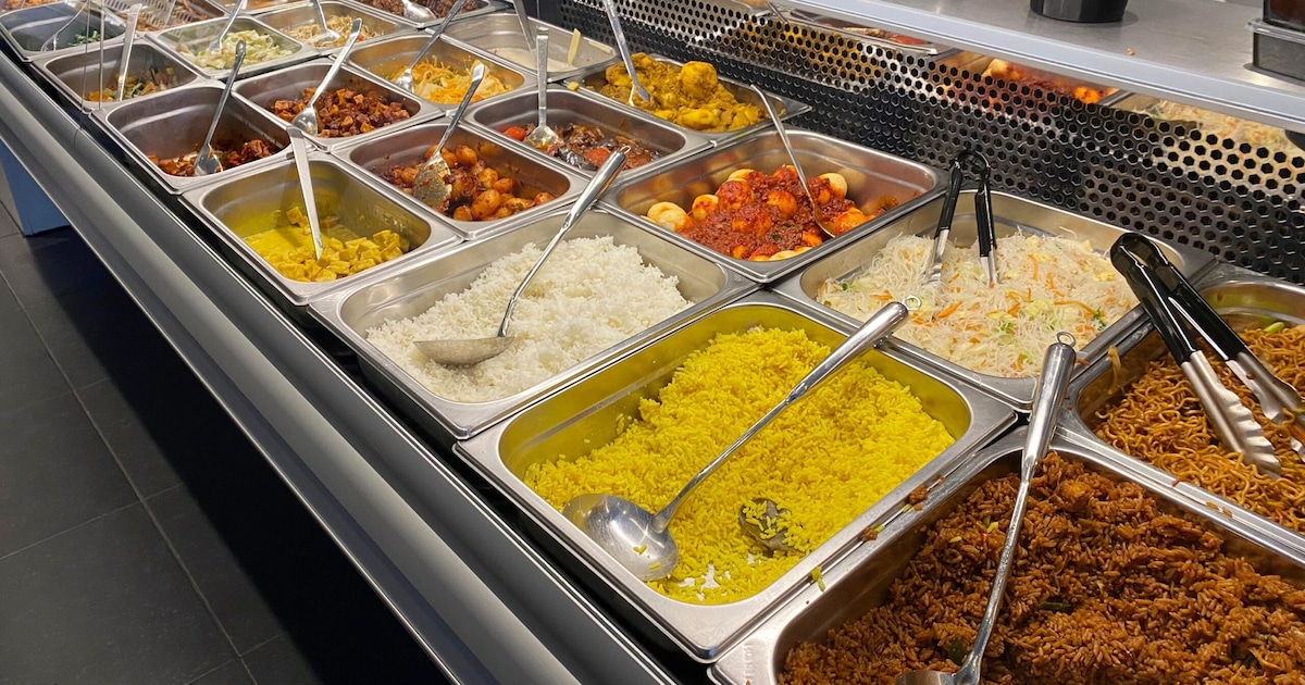 Bij deze Indonesische toko bestel je een menu voor nog geen 12 euro ...