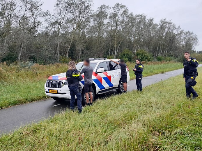 Bij brutale overval op Juwelier Minderhoud werd gedreigd met een ...
