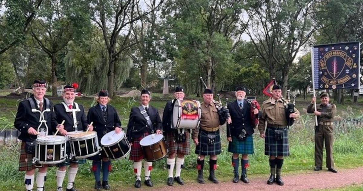 Muzikaal eerbetoon van Deep Respect Pipes & Drums aan verzetsheld Piet ...